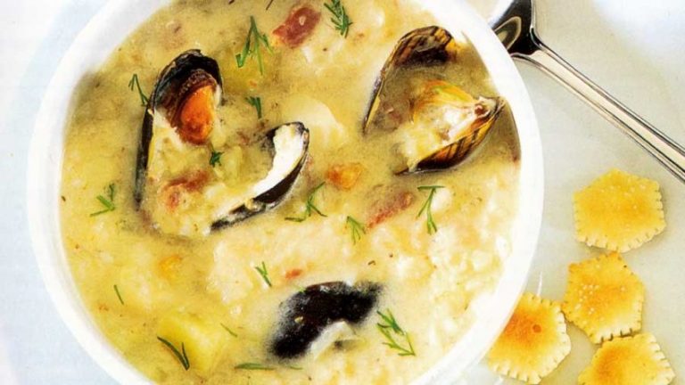New England Cod and Mussel Chowder - RecipeMatic