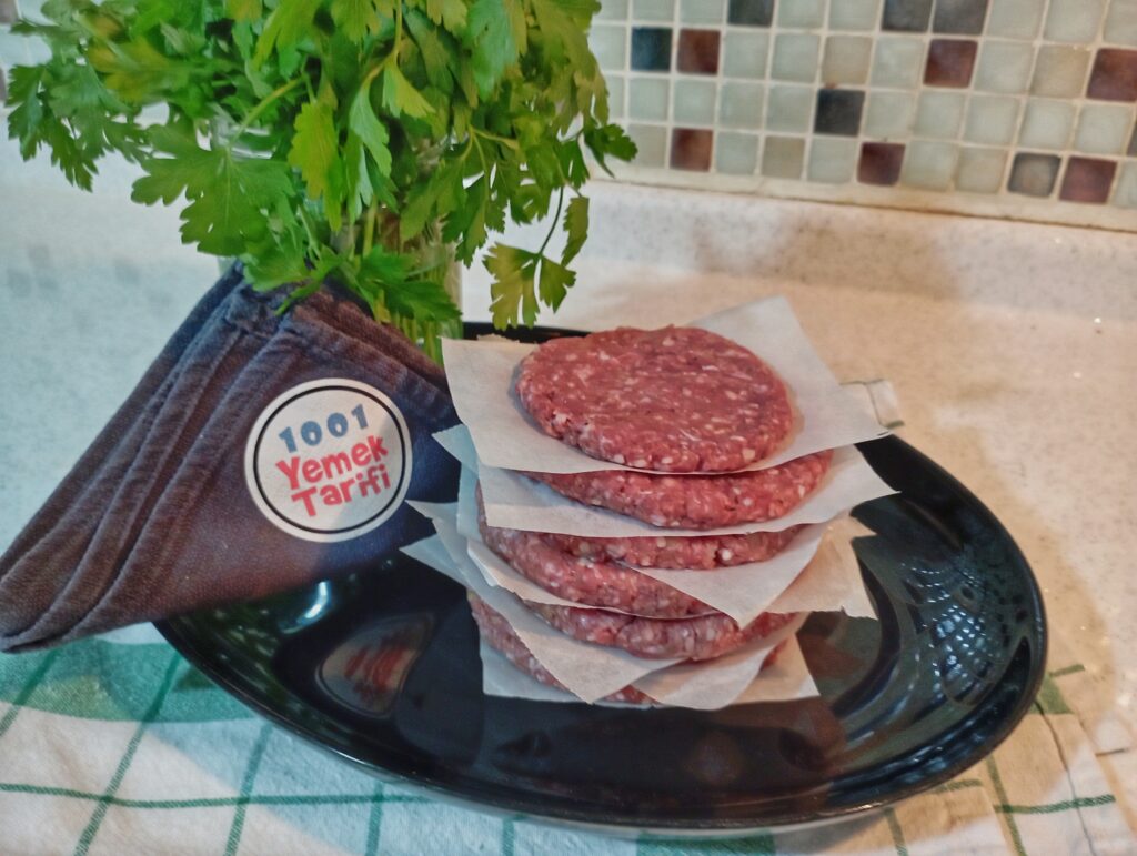 Homemade Hamburger Patty Recipe with Tips (includes VIDEO explanation ...